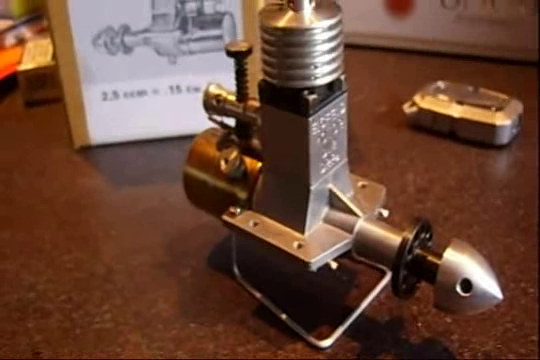 Vintage Model Airplane Engines Running: Eisfeld DV 2.5 cc Diesel