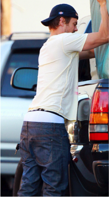 Celeb Saggers: Josh Duhamel Sagging White Boxers