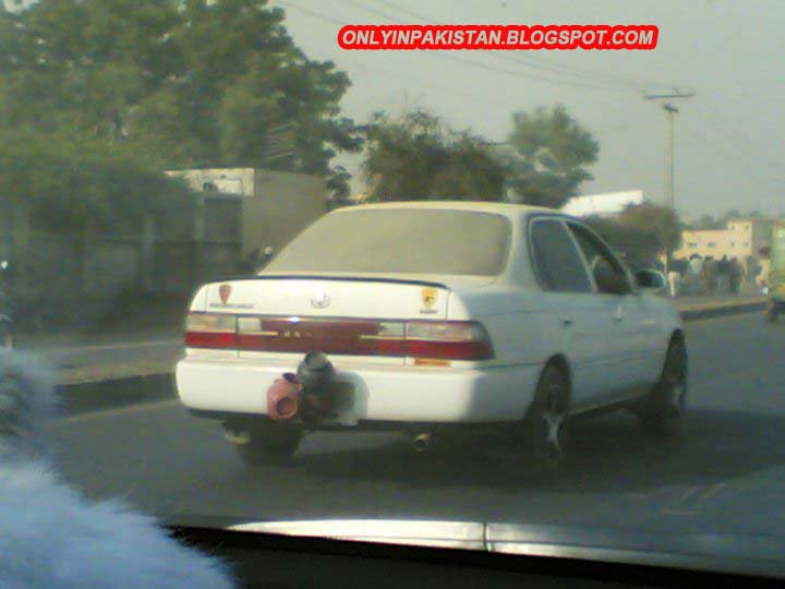 Funny Pakistani car driver ~ Only In pakistan