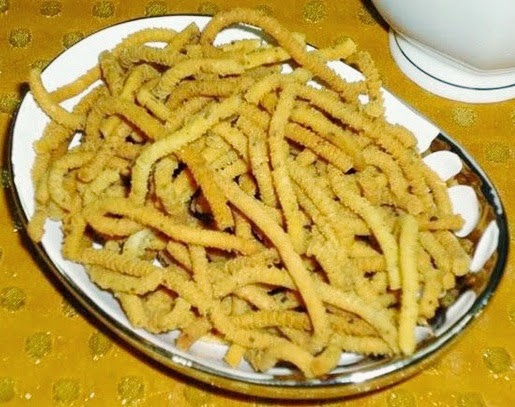 Vidyas Veg Recipes: Khara sev recipe - Tikhat sev recipe - How to make ...