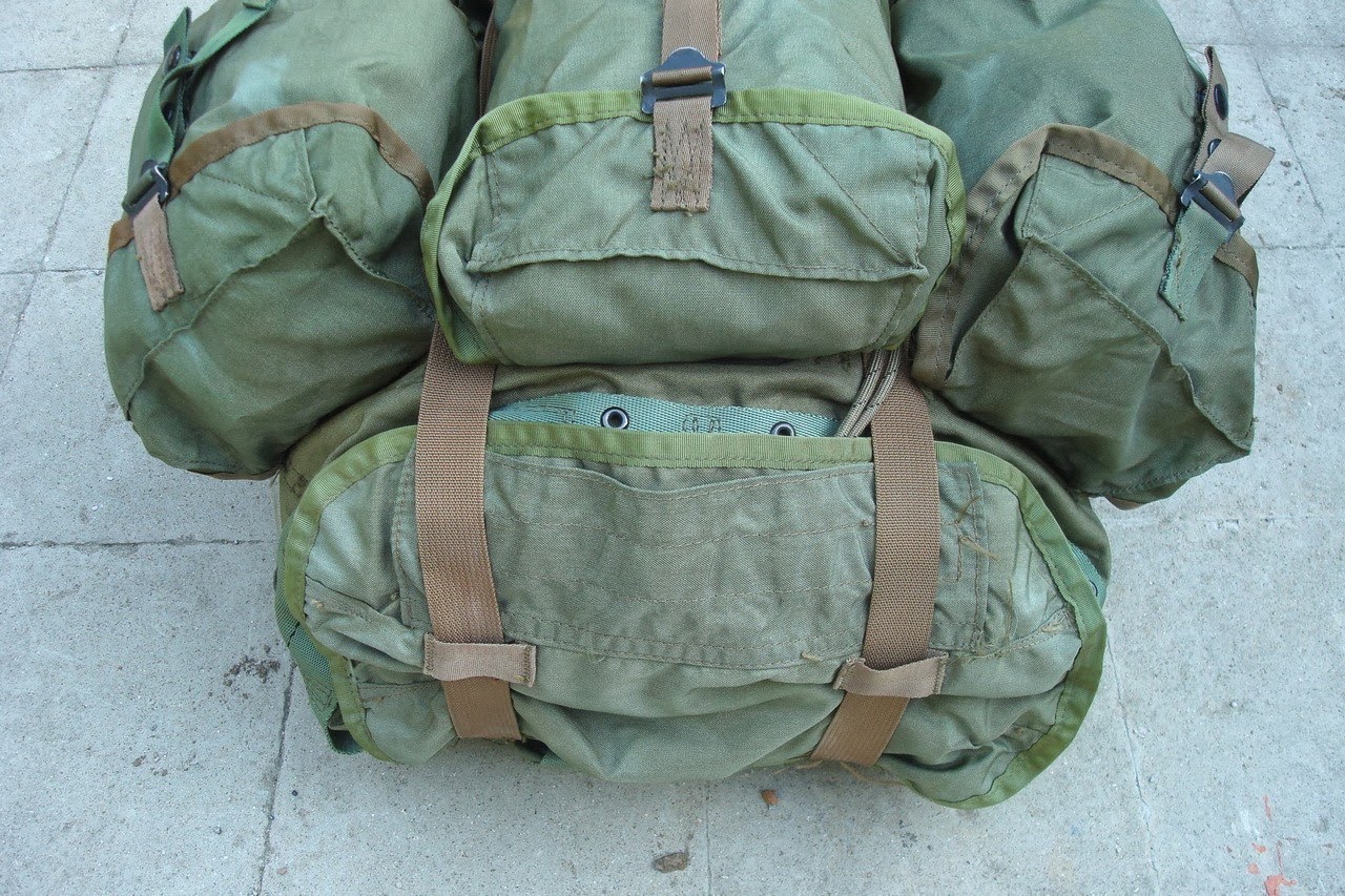 Webbingbabel: Tropical Lightweight Rucksack Pack