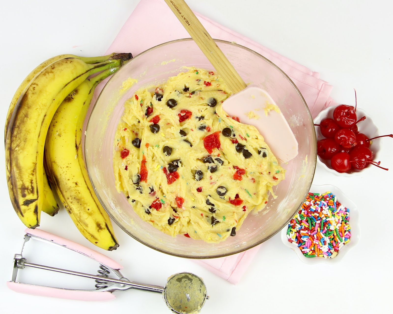 {VIDEO} Easy Banana Split Cake Mix Cookies - The Lindsay Ann