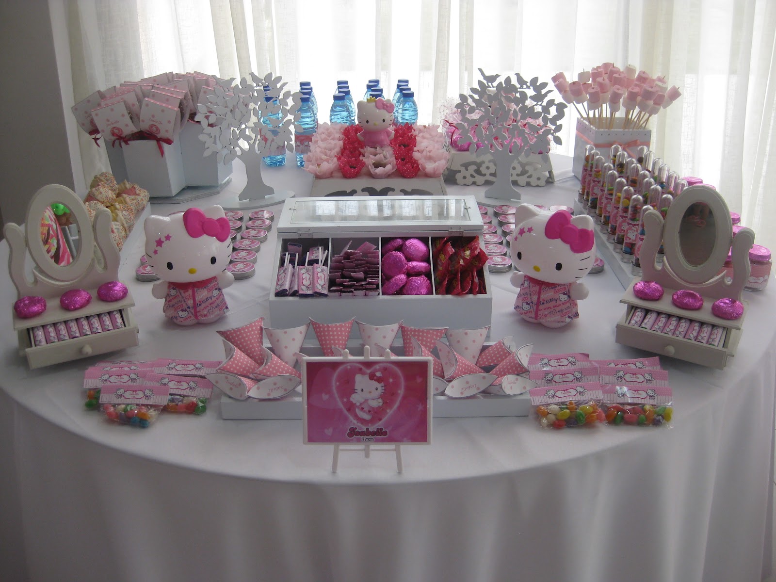 Lila Abrantes Bijoux: Festa Infantil tema : Hello Kitty