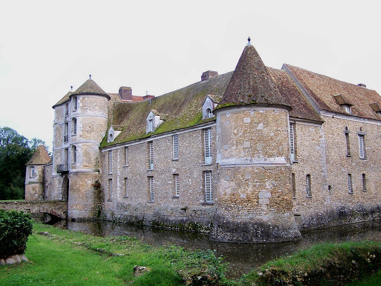 Le Bâtiment: Fiche Historique, les Châteaux-Forts. Villiers-le-Mahieu
