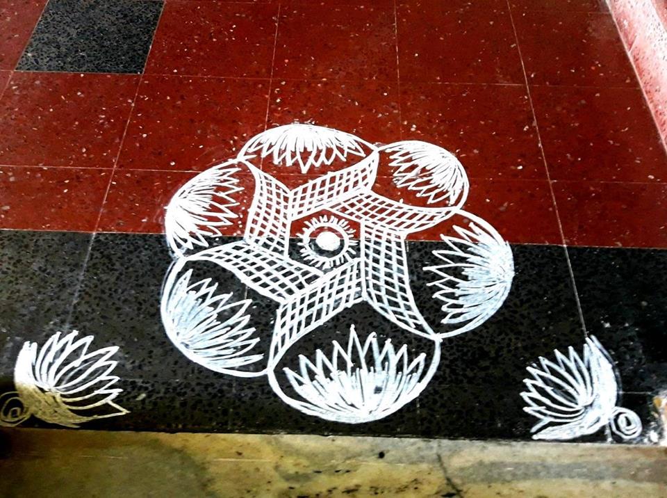 TELUGU WEB WORLD: MUSICAL INSTRUMENTS GUITARS AND FLOWERS RANGOLI ART ...