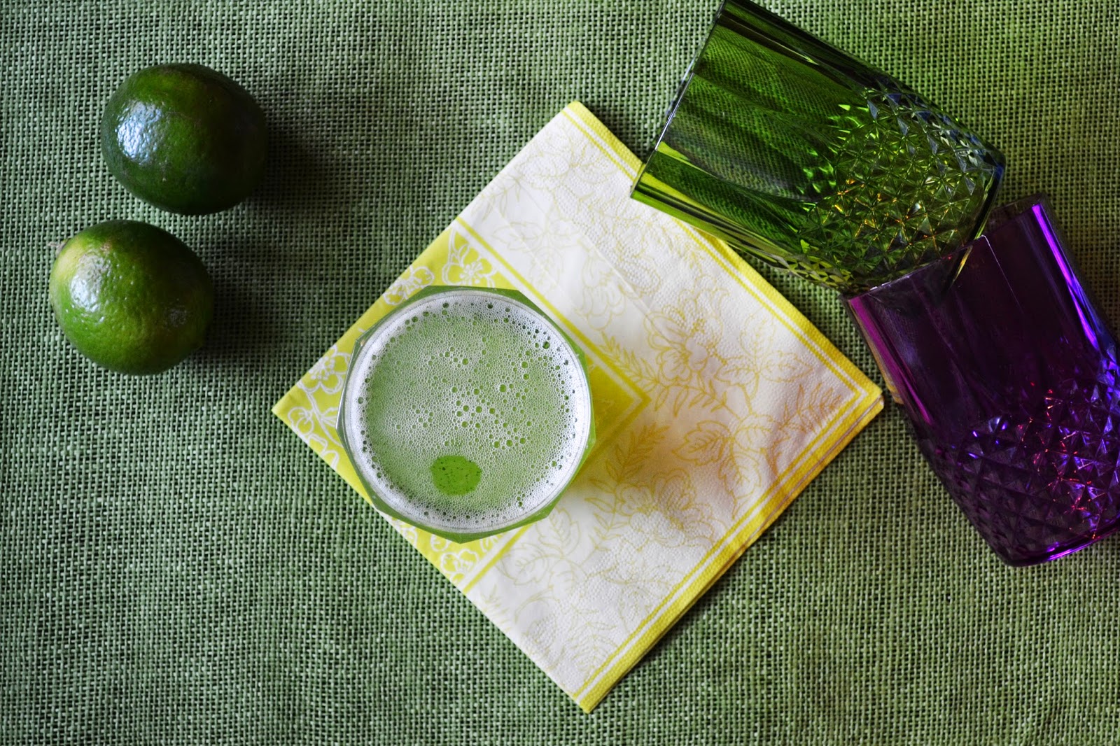 Entre Tachos e Sabores: Um refresco de água de côco, lima e hortelã