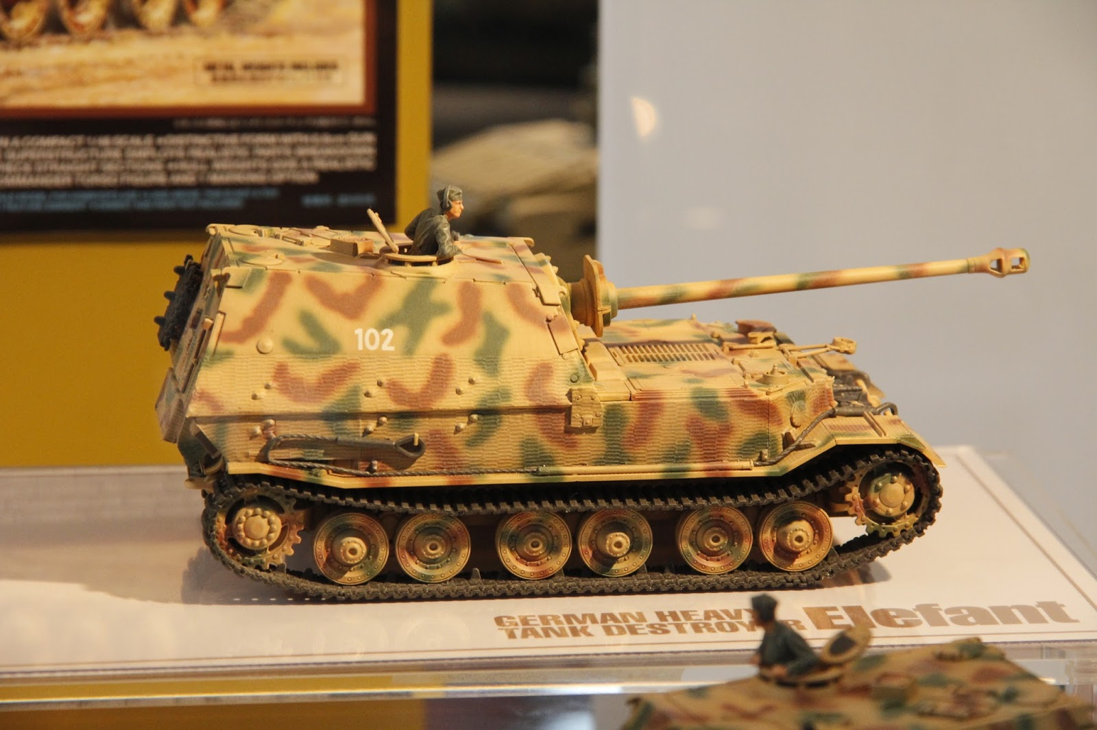 Tamiya 1/48 Sturmtiger (32591) and Elefant - DetailScaleView