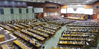 GHELEGAR NET: MAKALAH LEMBAGA / BADAN LEGISLATIF