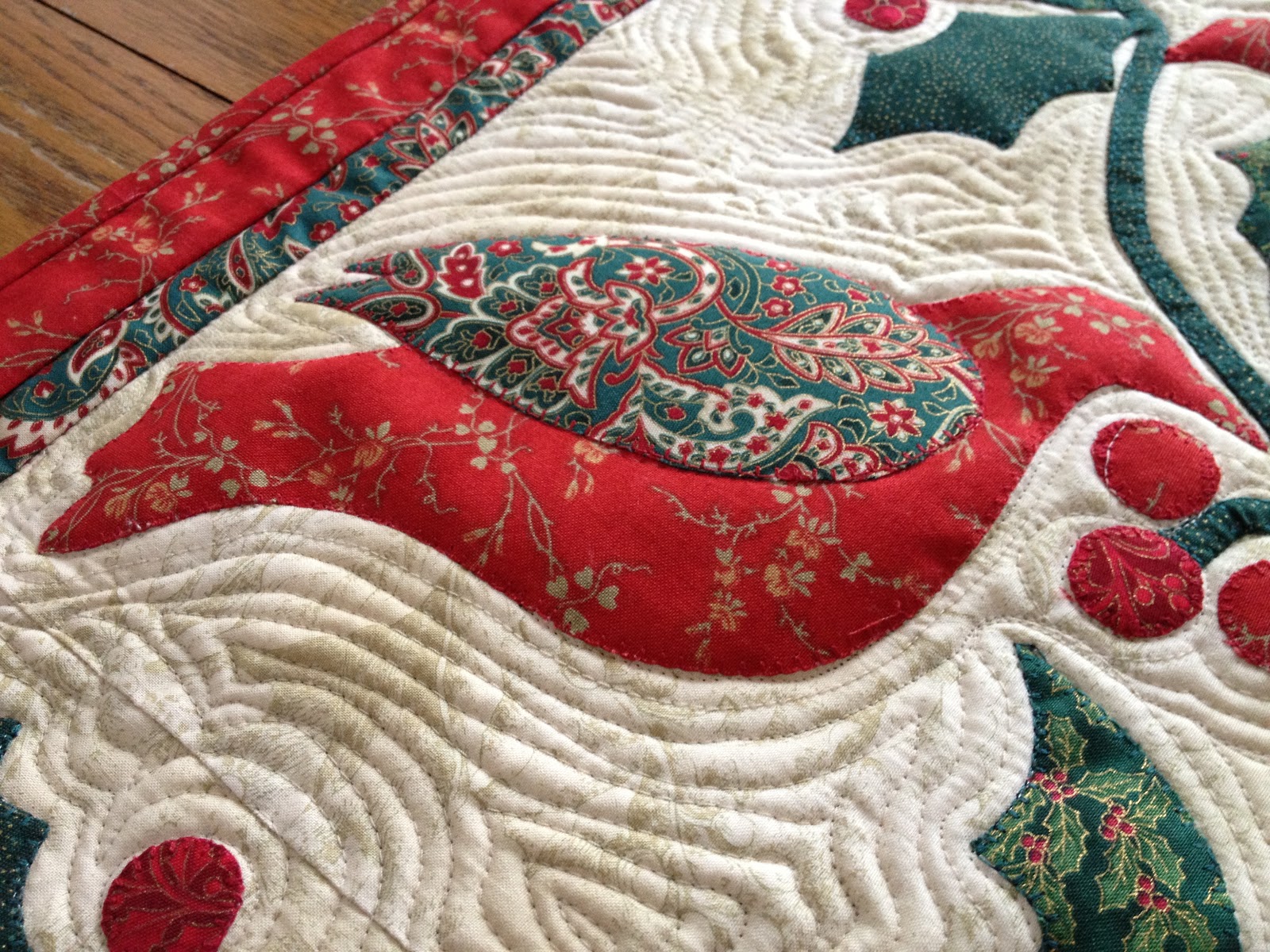 Karen's Quilts, Crows and Cardinals: First 2013 Finish - New Red Bird FMQ