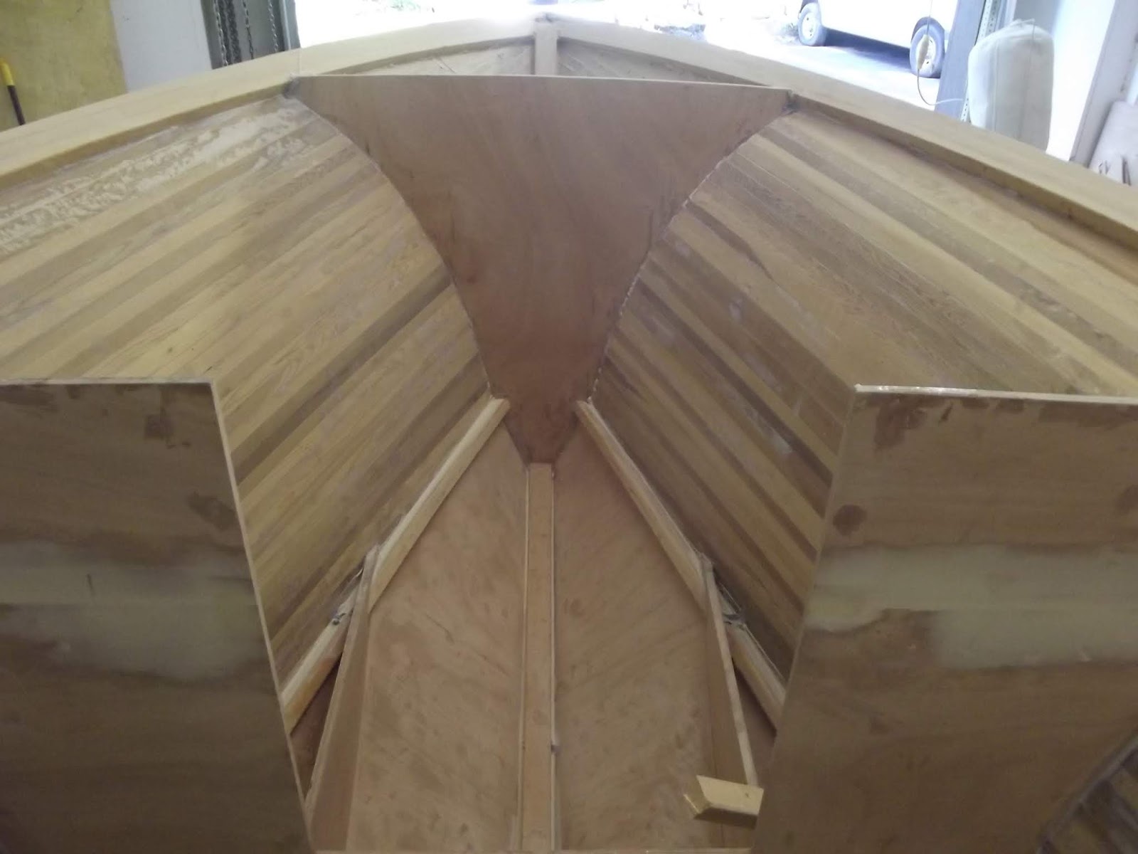 Dudley Dix Yacht Design: Deck & Sheer of 26ft Sportfisherman