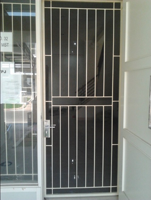 10 Model Terbaru Teralis pintu Minimalis Inspiratip Rumah Masa Kini