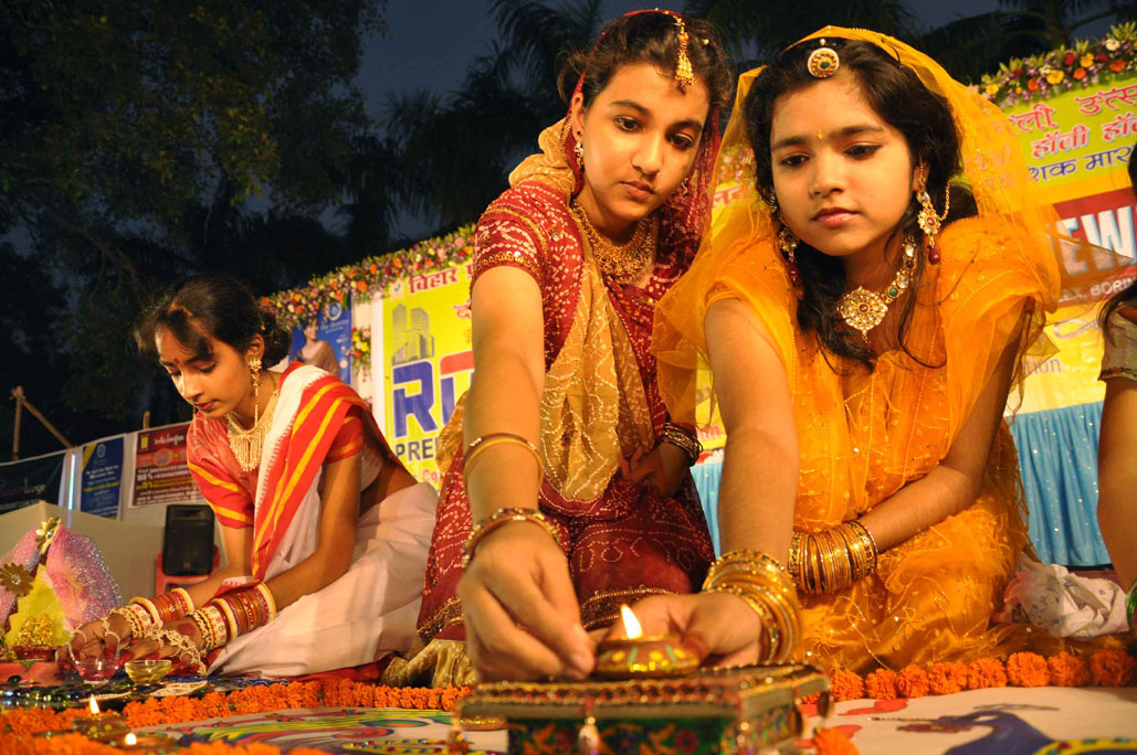 View Patna: Diwali Mahotsav held at New Patna Club