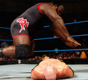 WWE In live!!!!: MARK HENRY vs KANE