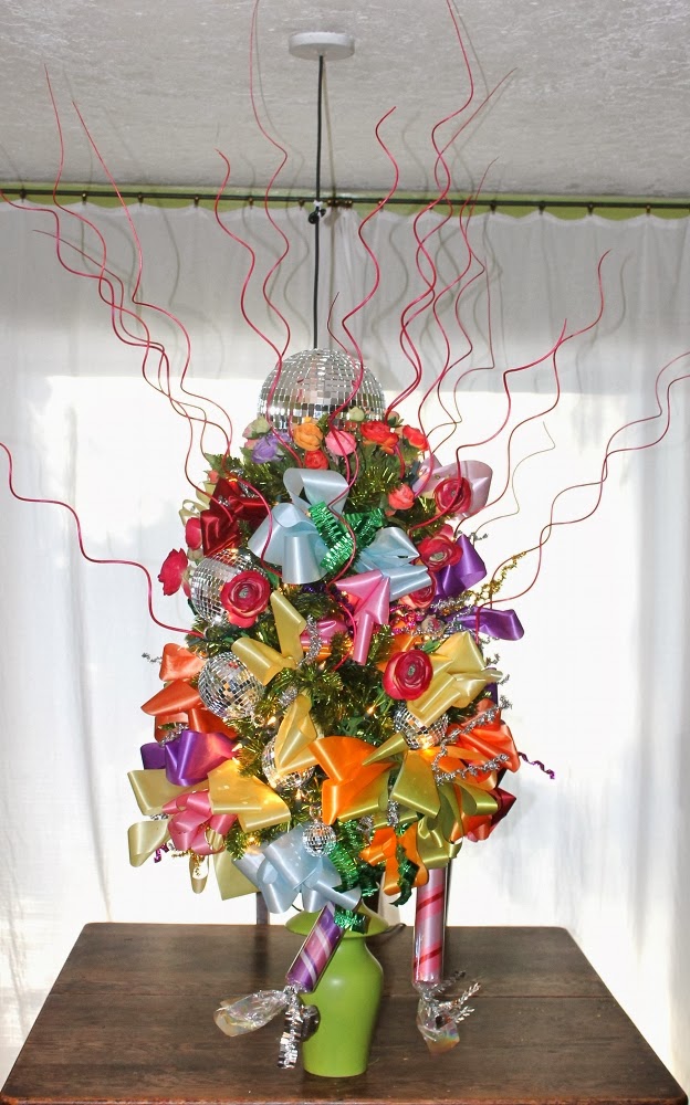 Happy Holidays: I haven't forgotten about you...