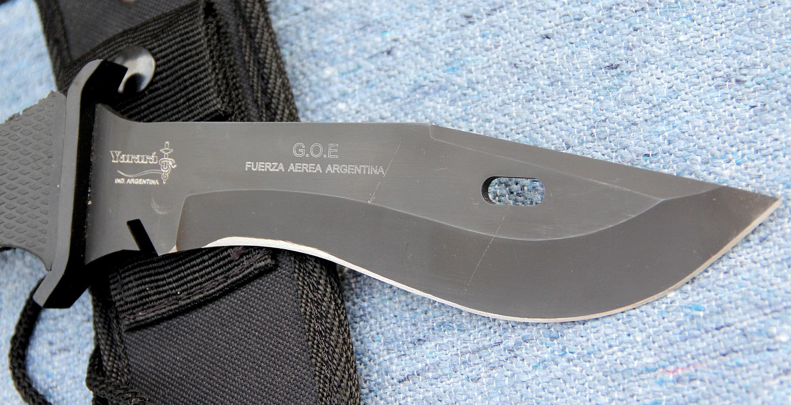 BACO TACTICOS CUCHILLOS: YARARÁ G.O.E. (ARGENTINA)