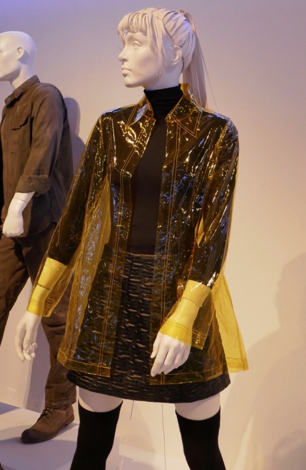 Hollywood Movie Costumes and Props: Blade Runner 2049 film costumes on ...