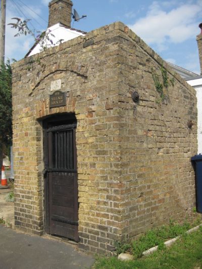 Roy's blog: CAMBRIDGESHIRE. Lock-ups at Needingworth, Orwell, Parson ...