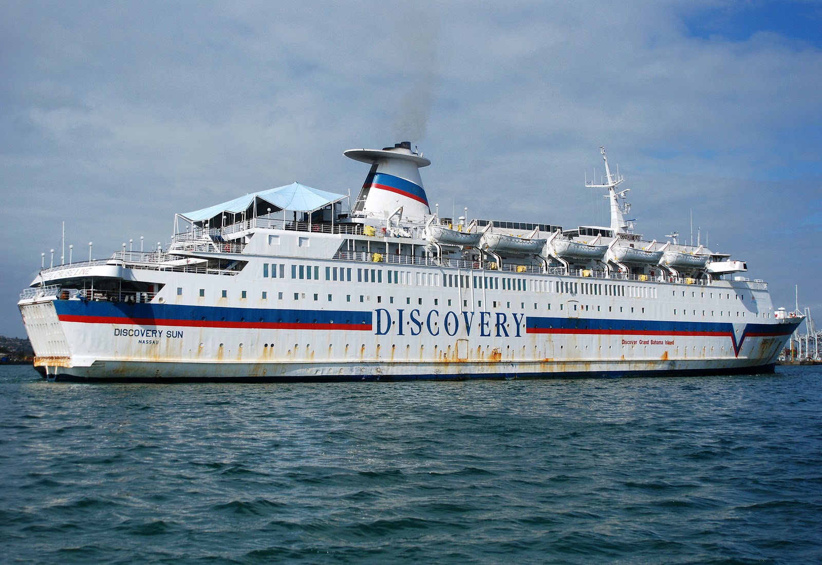 SHIPS & THE SEA - BLOGUE dos NAVIOS e do MAR: DISCOVERY SUN on her way ...