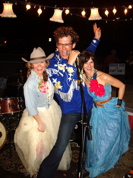 what's deb doing?: Junk Gypsy Prom