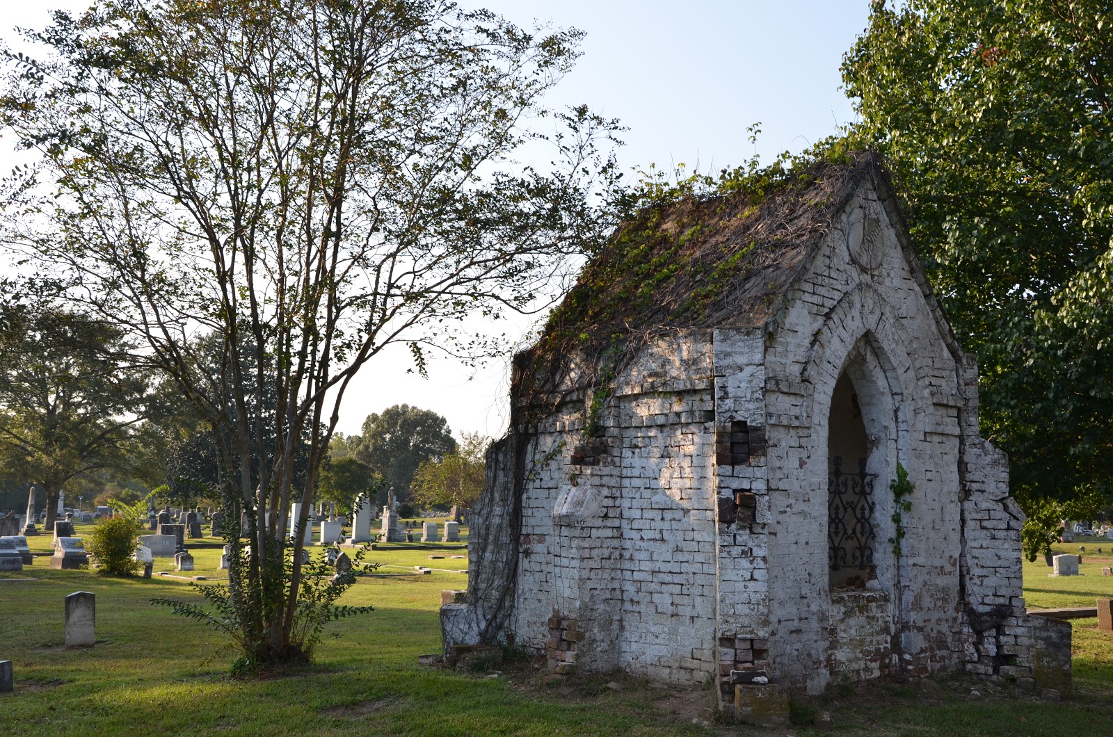 picture the south: southern cemeteries, part I: friendship cemetery