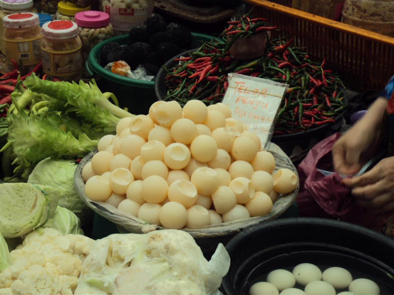 Miles of smiles: makanan exotic @Pasar Besar Siti Khadijah, Kota Bharu