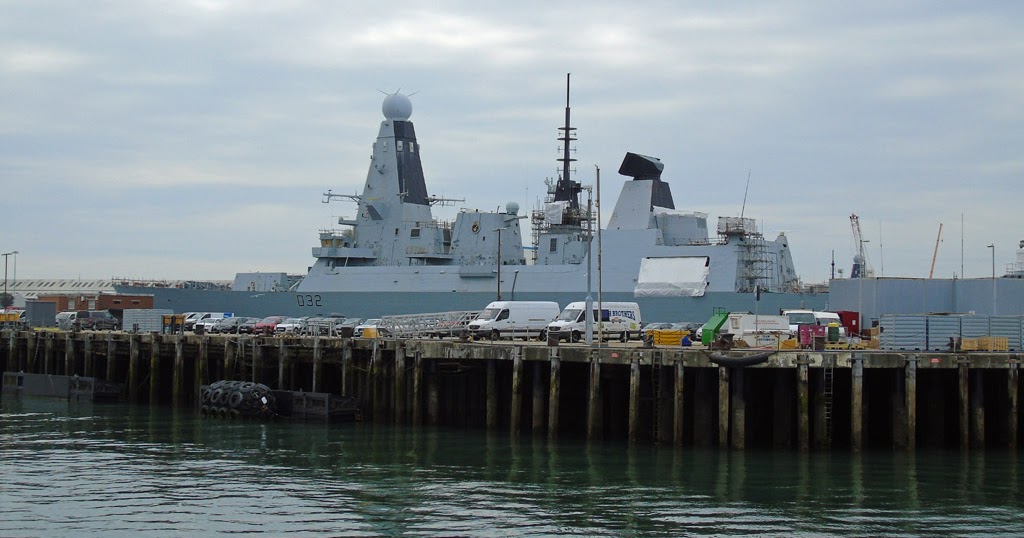 Clyde Naval Gazing: HMS Daring