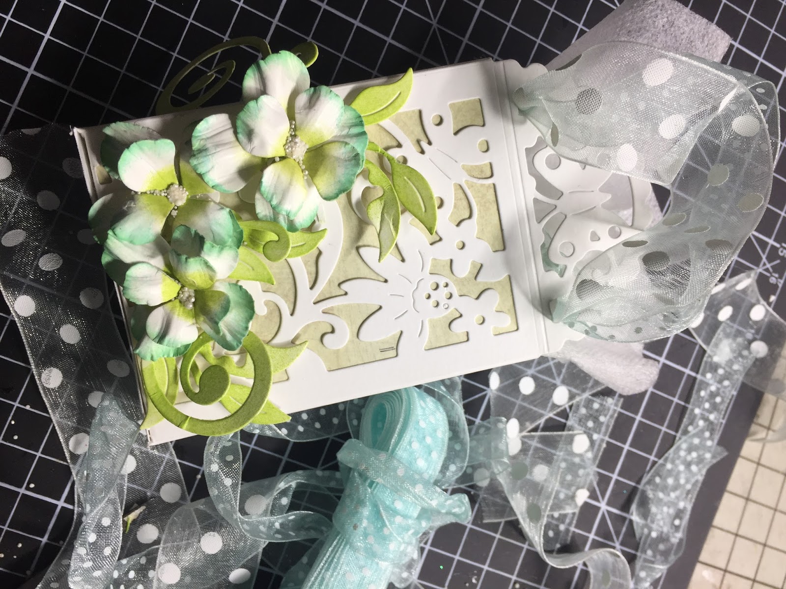 CottageCutz: DAINTY AND DELICATE GIFT BAG