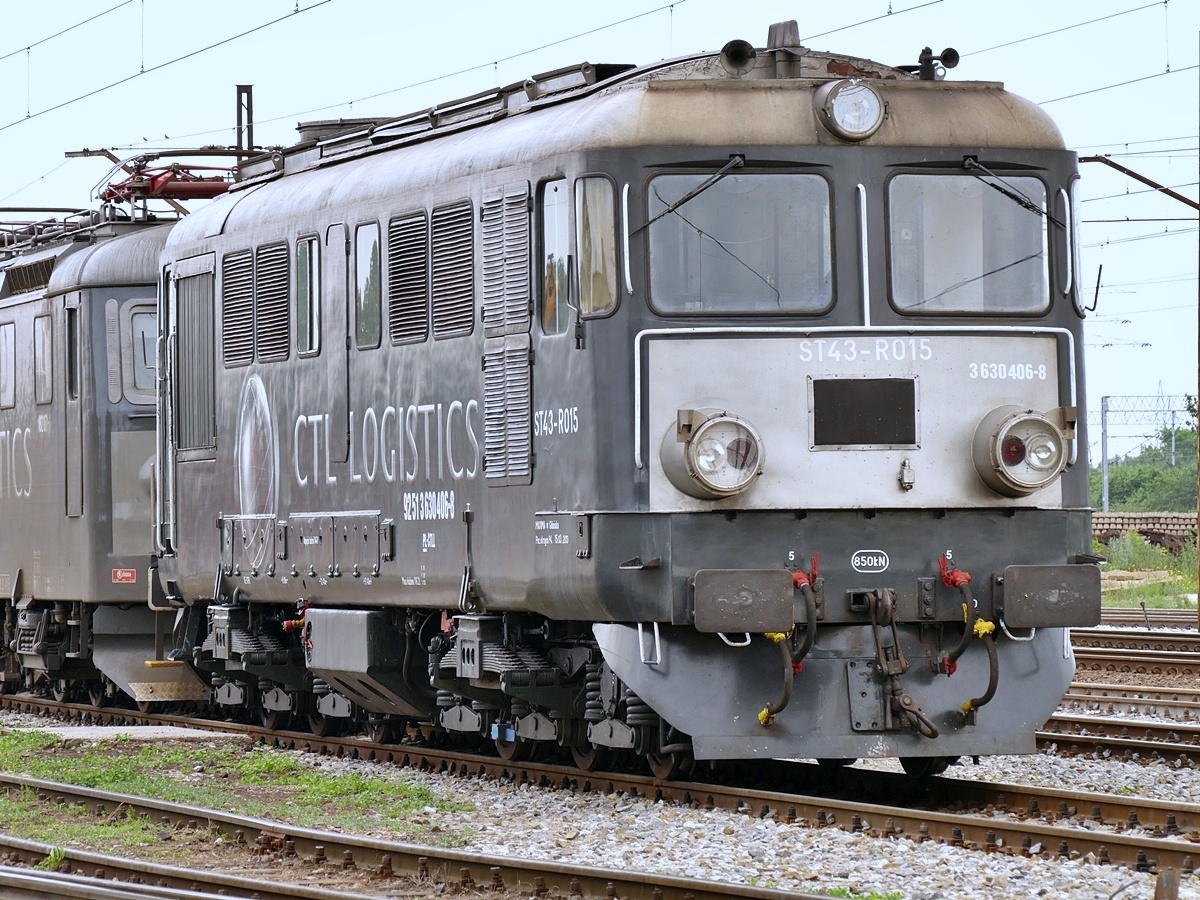 ST43-R015 na stacji Warszawa Wschodnia Towarowa | Torowy