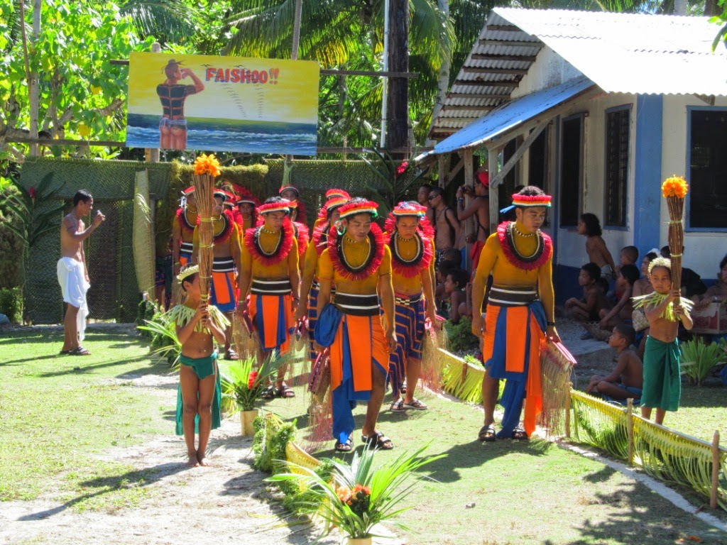 SAILING HELENA: Graduation high school 2014, Woleai, Micronesia.