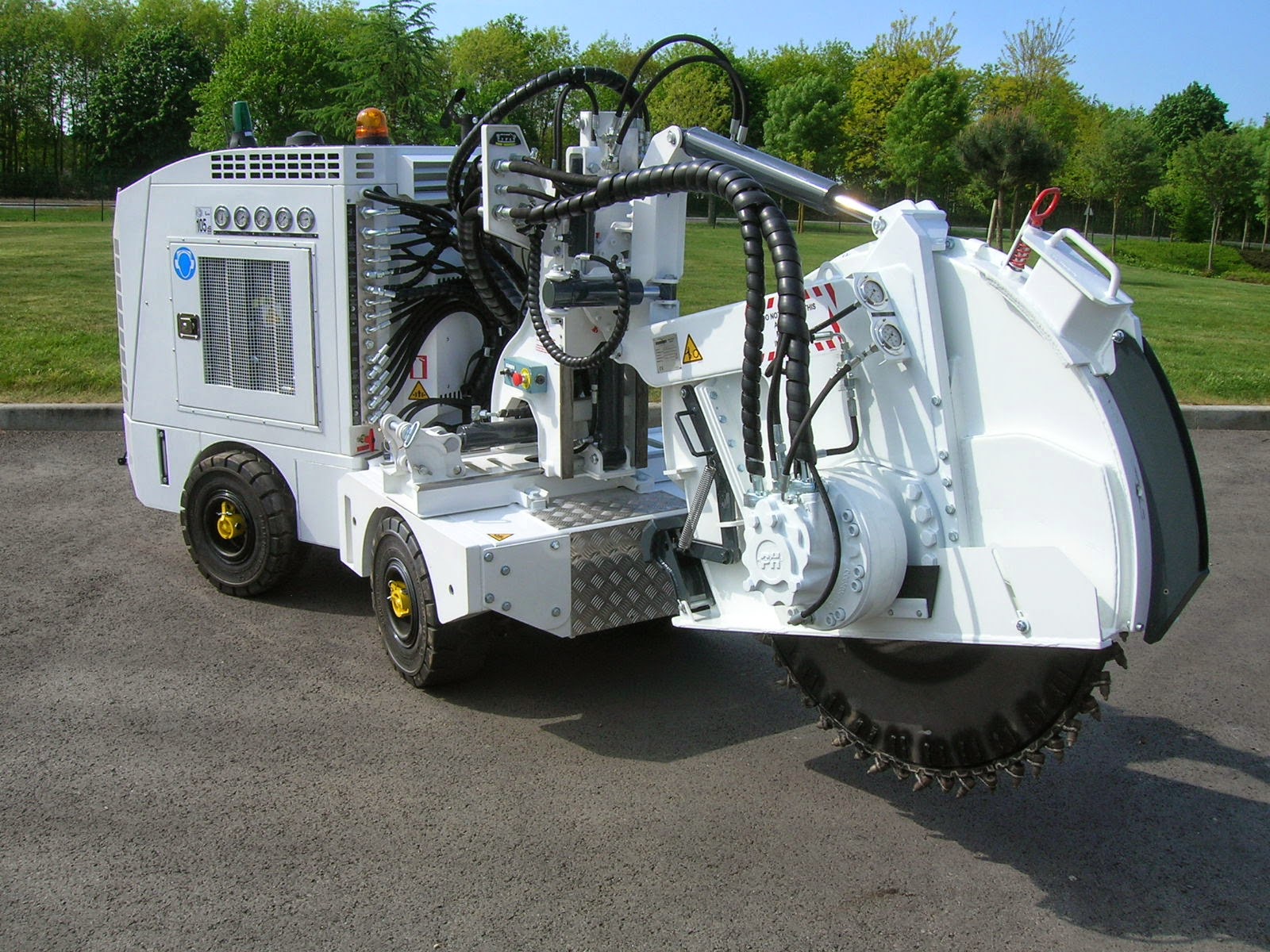 វិទ្យាសាស្រ្តយោធាកម្ពុជា: TMK-3--military Trencher