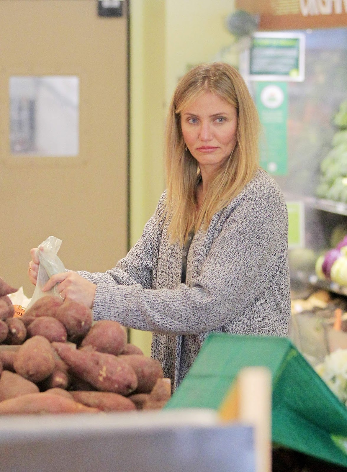 Daily Celebrities Paparazzi, Candid and Photoshoot Pictures: Cameron ...