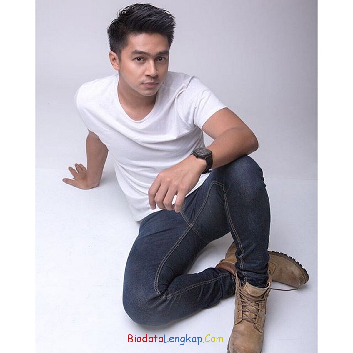 Foto Dan Biodata Lengkap Deva Mahenra