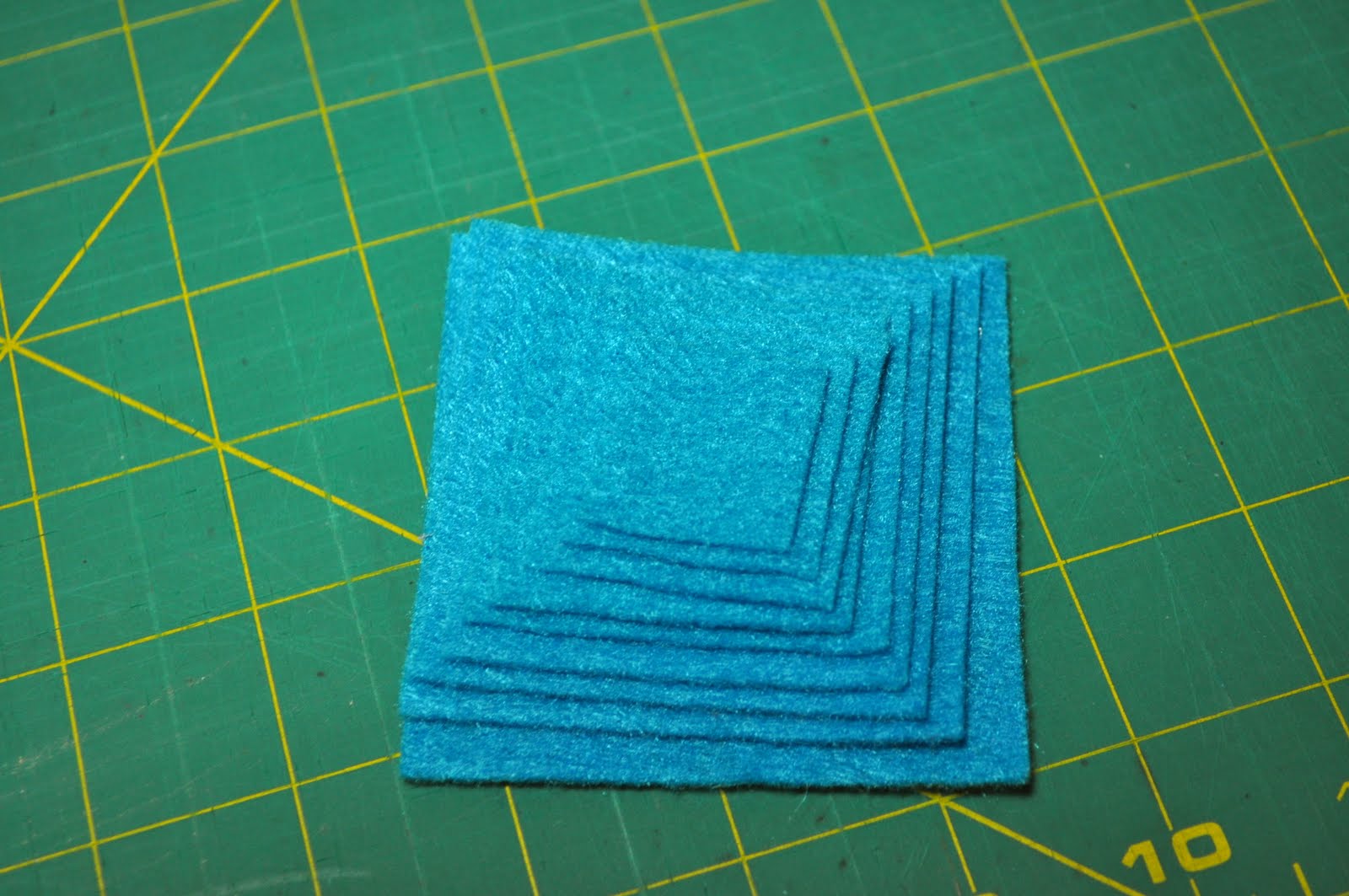 Lizalou Loves: Day 16: Felt... I love it.