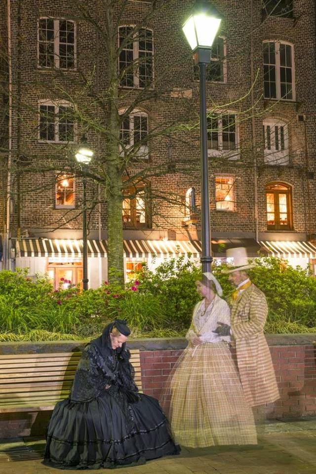 Victorian Parlor II: October 2016