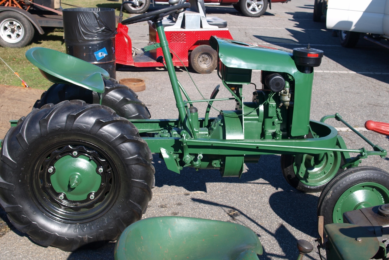 The Iron Mule: Shaw Du-All Model N 8 Garden Tractor