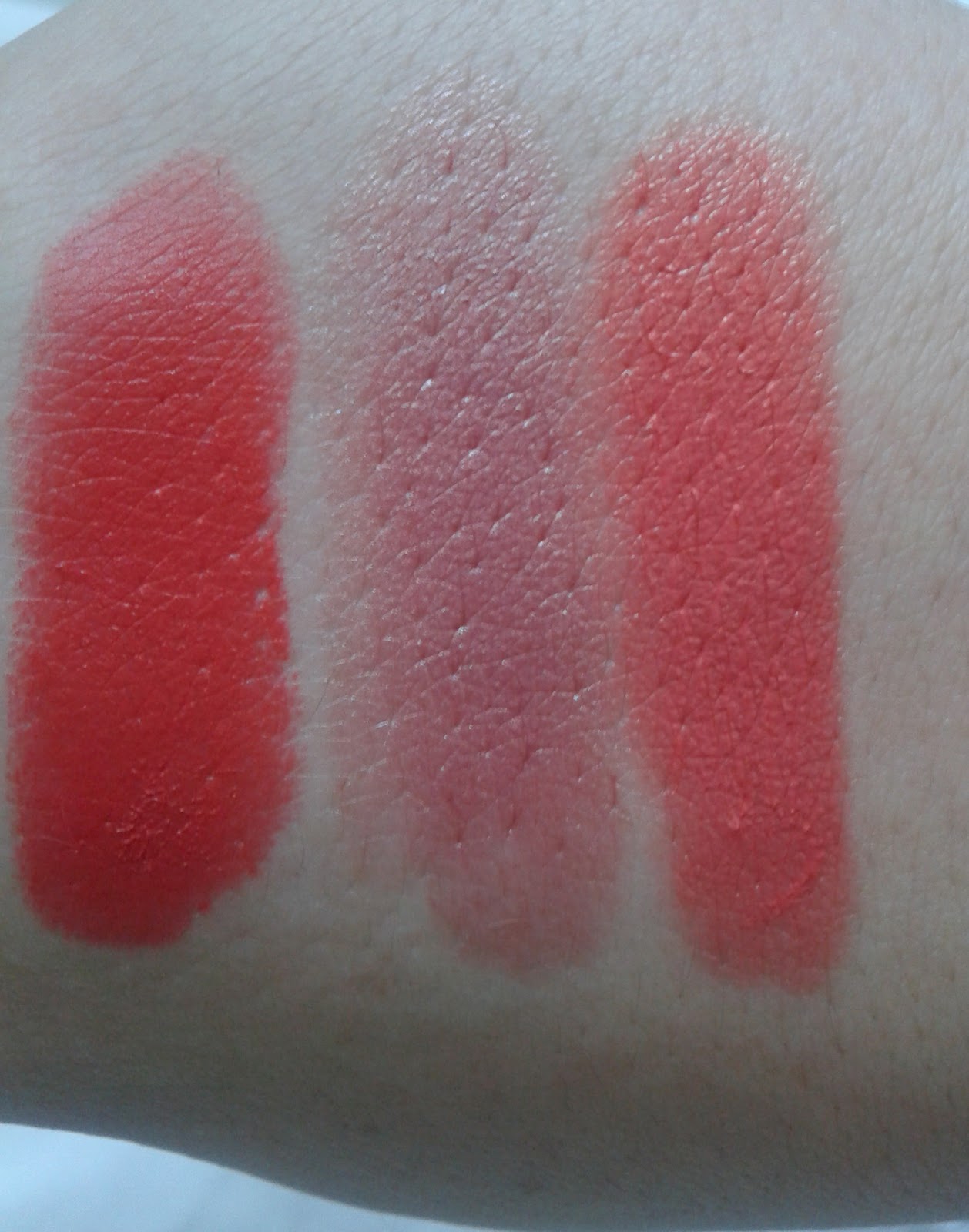 Alice wonders: Rujuri Revlon - review colectiv