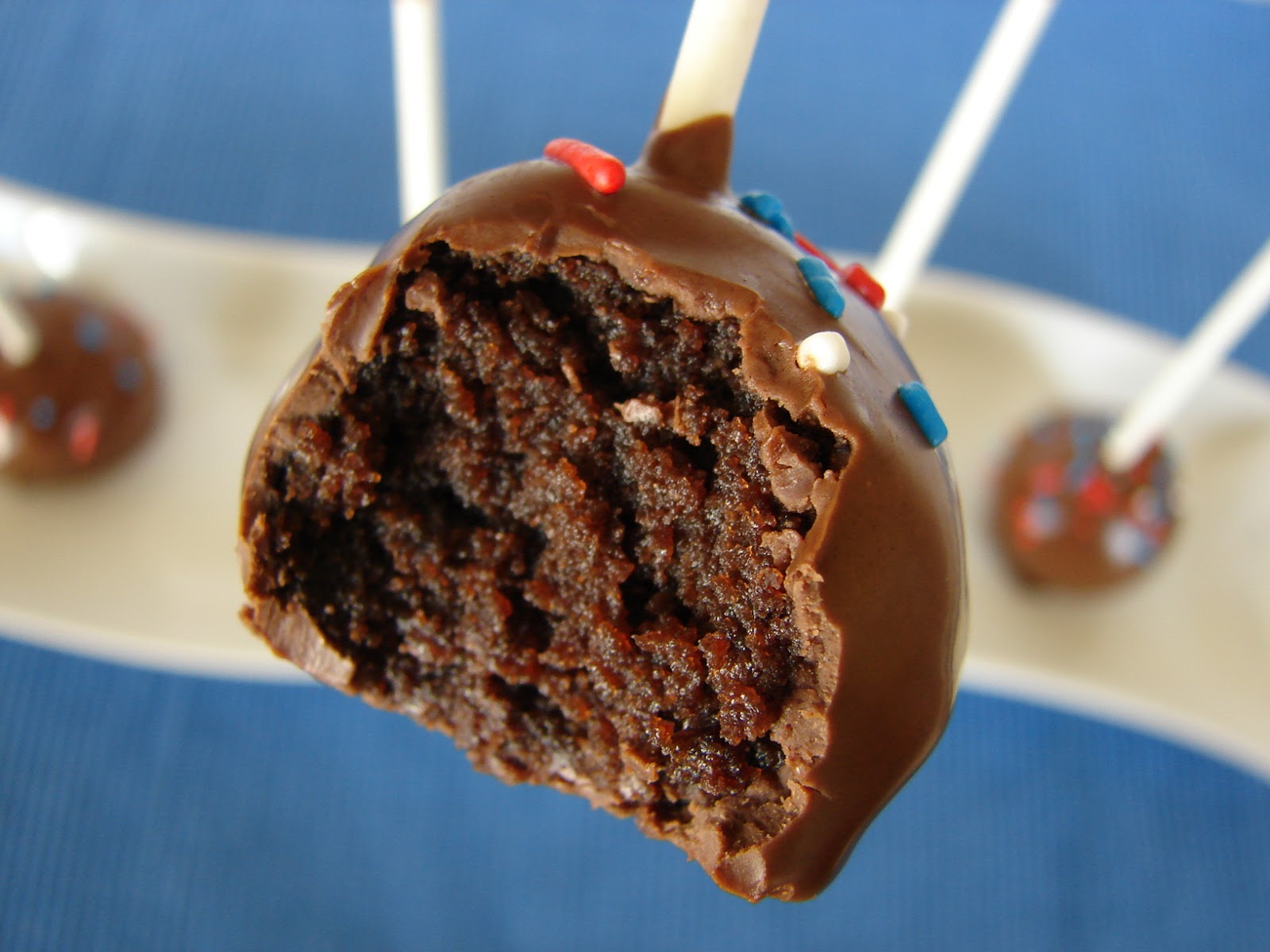 The Royal Cook: Chocolate Cake Balls Pops