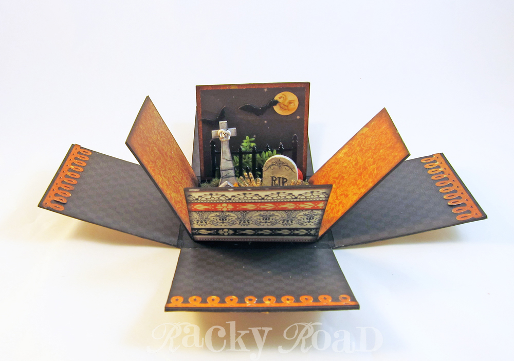 junk&stuff: Haunted Halloween Surprise Box