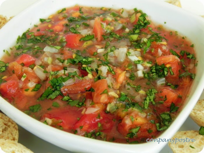 Con pan y postre: Pebre con tomates, receta chilena