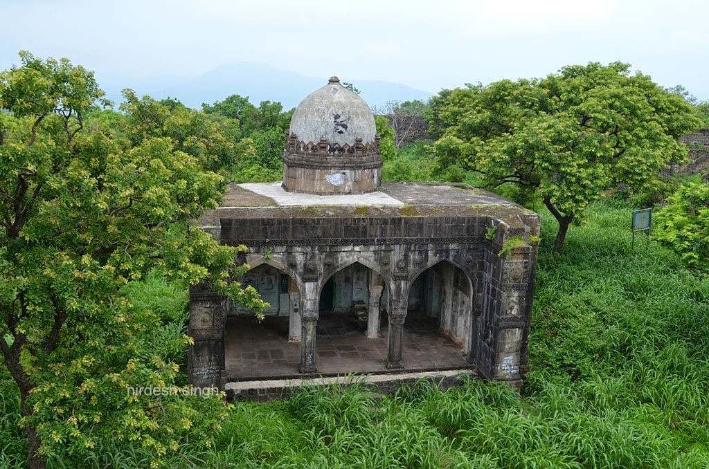 Just Tripping!: Narnala Fort - The Satpura Surprise