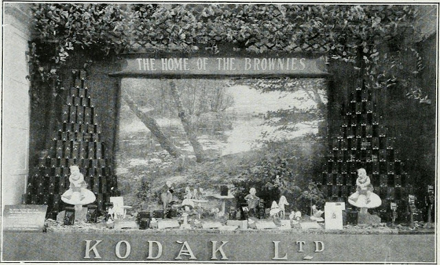 21 Rare Photographs That Show Kodak Window Displays in the Early 20th ...