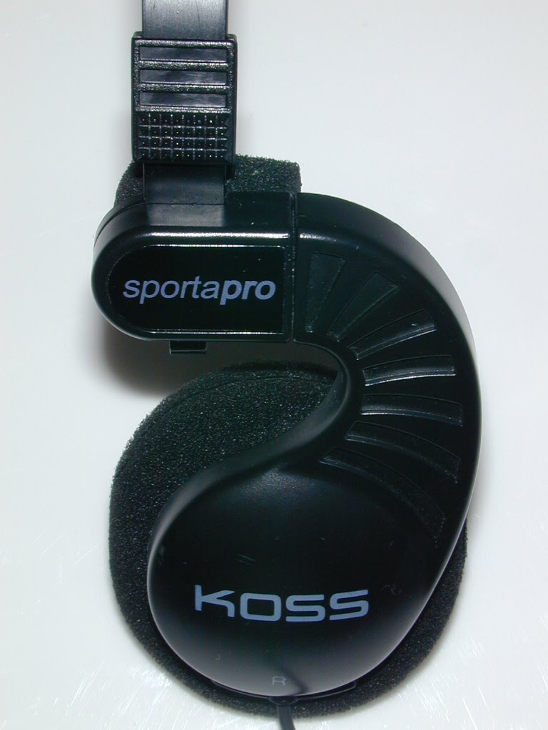 HK2046: 正品 Koss KSC35 / SportaPro黑膠版 PP 高斯耳機 0605 2011