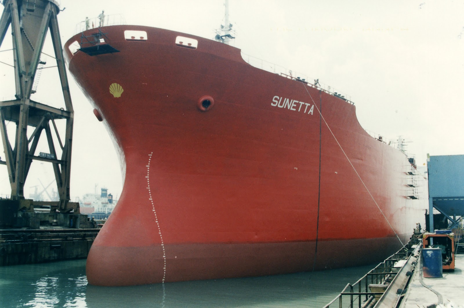 'ZIEN EN WETEN': SUNETTA M.S. SHELL TANKERS B.V. ( DEEL 4/3 )