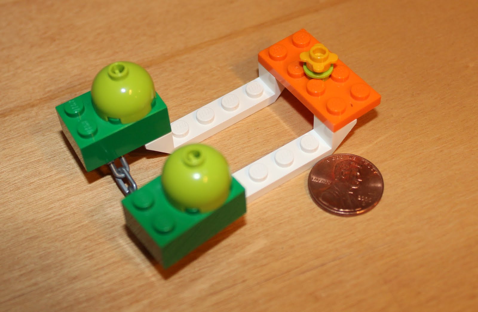 LEGO Quest Kids: Micro-Scale Photos