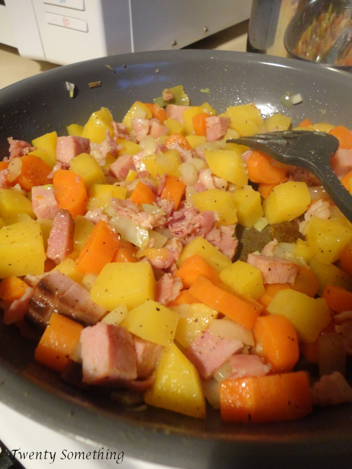 Twenty Something: Aurinkoinen pyttipannu