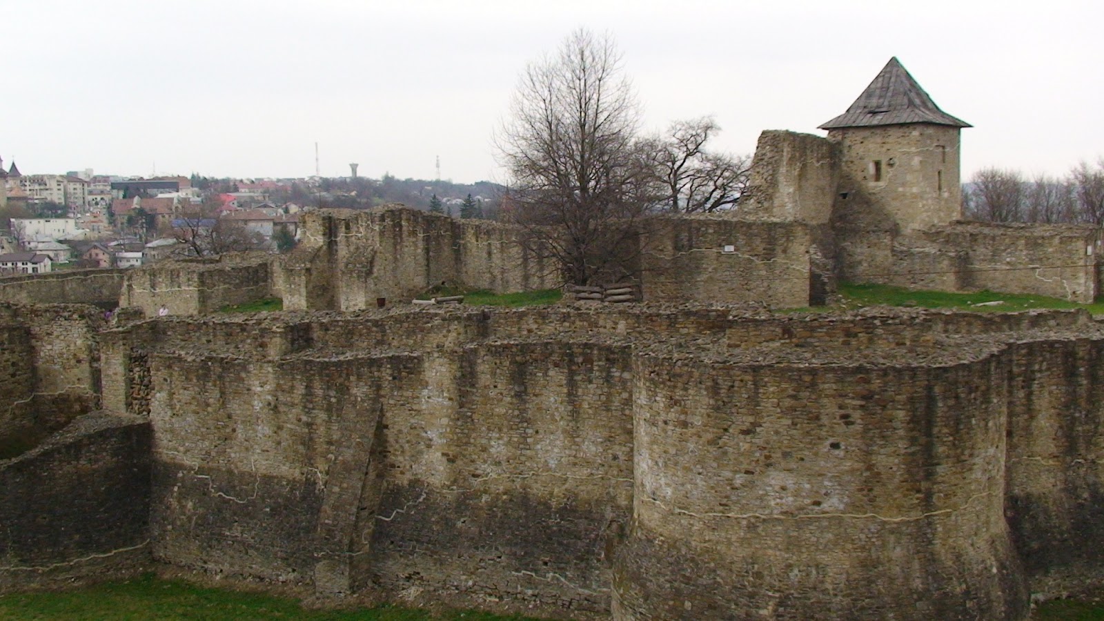 TUDOR PHOTO BLOG: Cetatea de Scaun a Sucevei,judetul Suceava,Romania