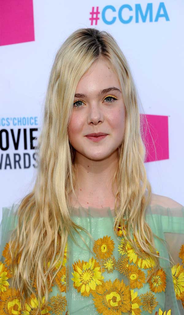Elle Fanning Bright Eyeshadow | Celebrities style