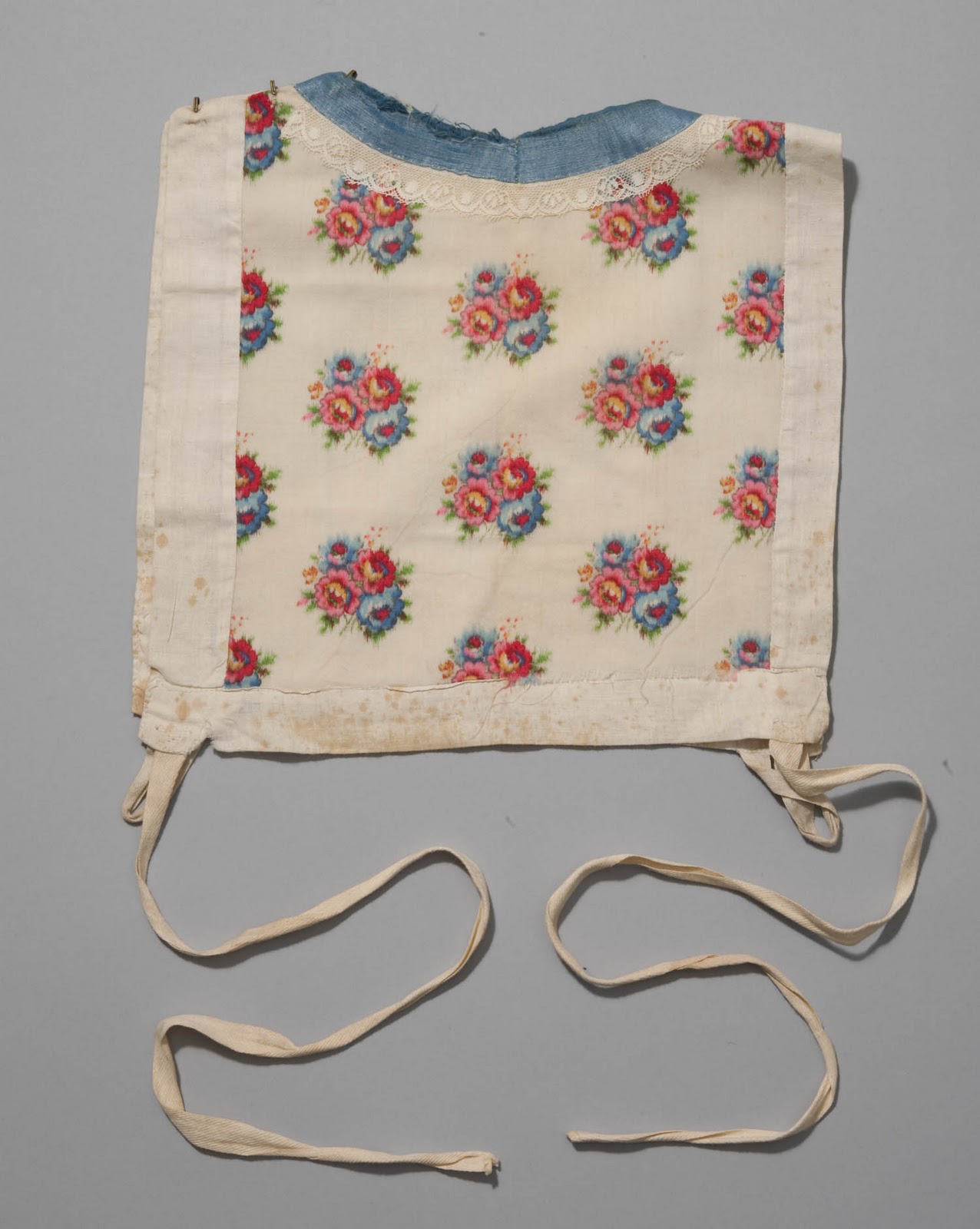 FolkCostume&Embroidery: Costume of Volendam, North Holland, The Netherlands