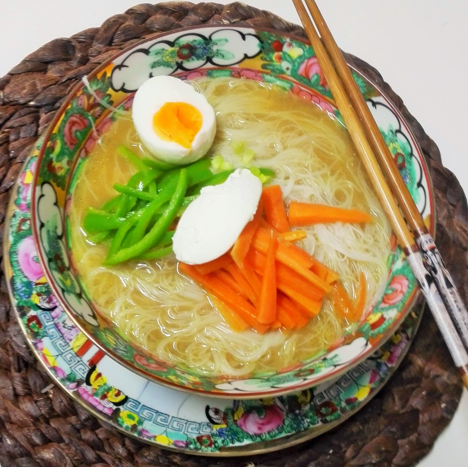 LA COMIDA LO PRIMERO: SOPA RAMEN VEGETARIANA BAJA EN CALORIAS