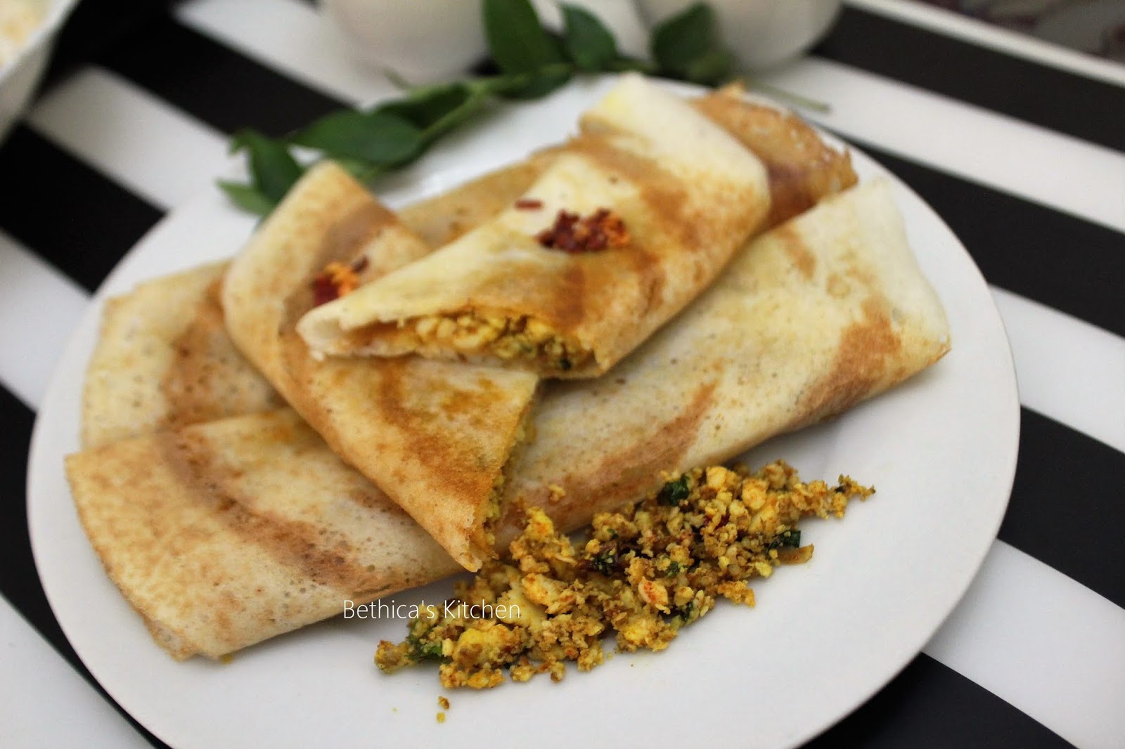 Bethica's Kitchen Flavours: Stuffed Paneer Dosa